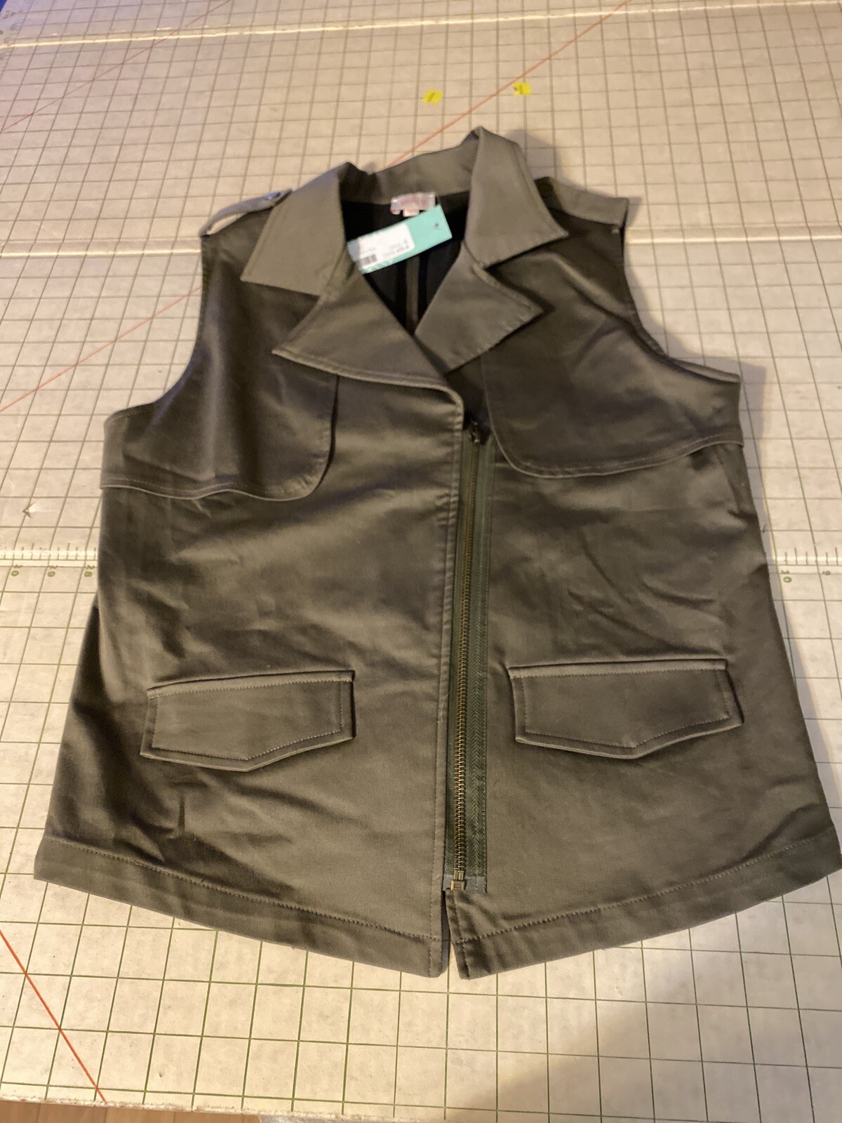 STITCH FIX Pixley Olive Green Vincenzo Asymmetric Zip Stretch Cargo ...