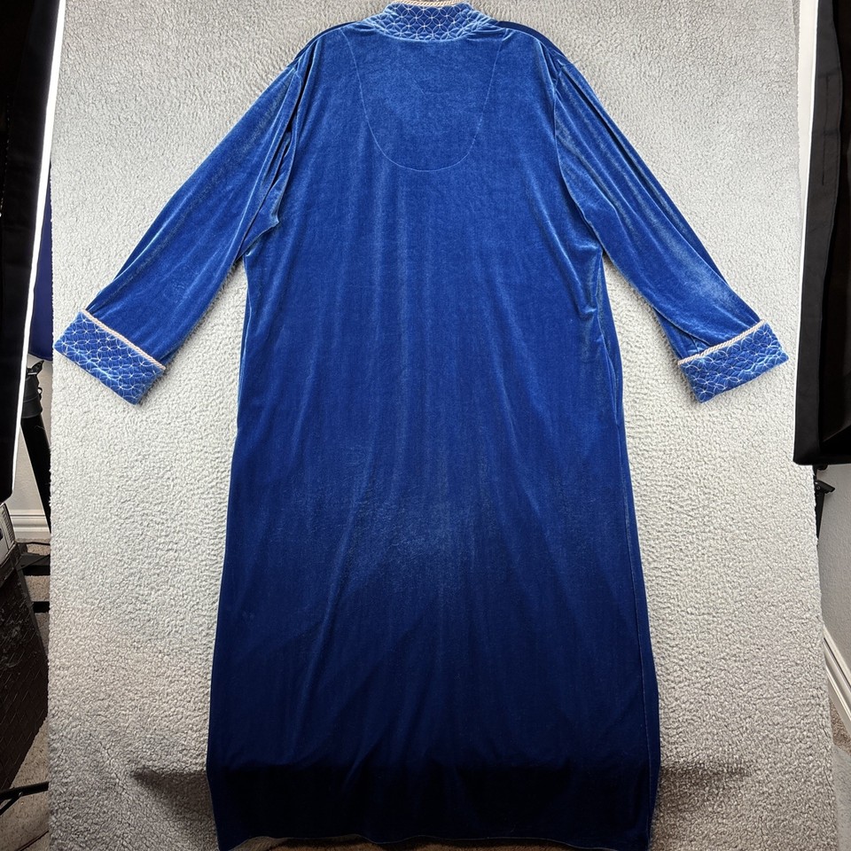 Vintage Adonna Robe Large Blue Velvet Flowing Luxurious Bed Coat ...