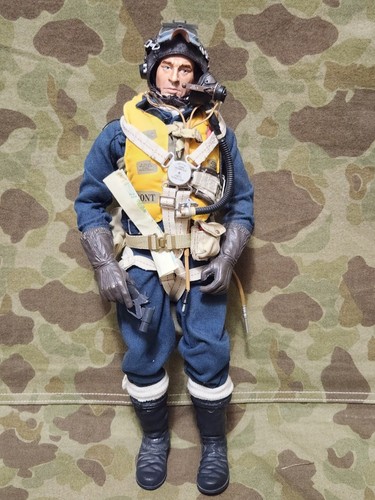1/6 Dragon DiD WWII US Army Pilot Bomber Parachute Oxygen Mask Flare 1: ...