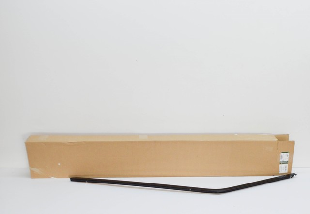 OEM LR Range Rover Sport L494 Front Right Door Upper Molding LR043748 ...