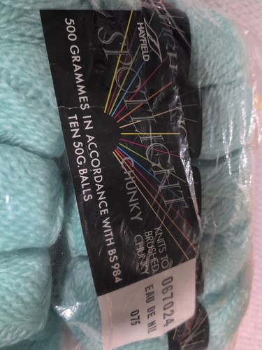 Hayfield Spotlight Chunky 50g Knits to brushed Chunky 50% Acrylic 50% ...