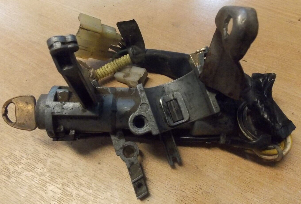 GENUINE 1988-1998 SUZUKI VITARA MARK ONE IGNITION BARREL WITH KEY U ...