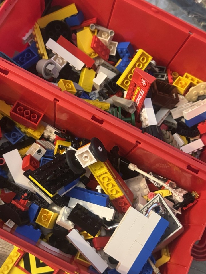 LEGO Assorted Lot Random Mini Figures Parts Pieces Bricks Blocks Wheel ...