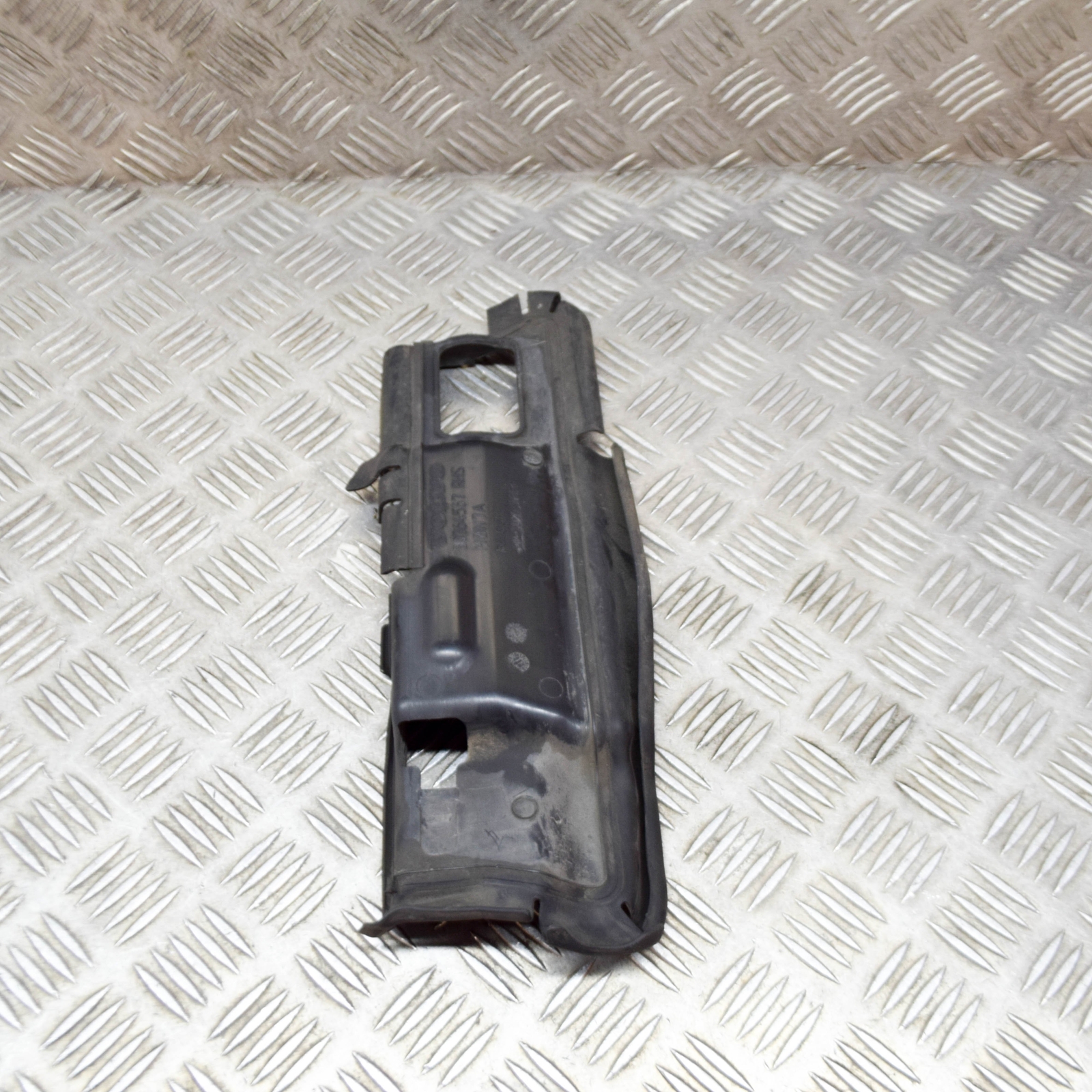 VOLVO XC60 MK1 D4 Radiateur Avant Droit Air Guide 30764567 2.0 Diesel ...