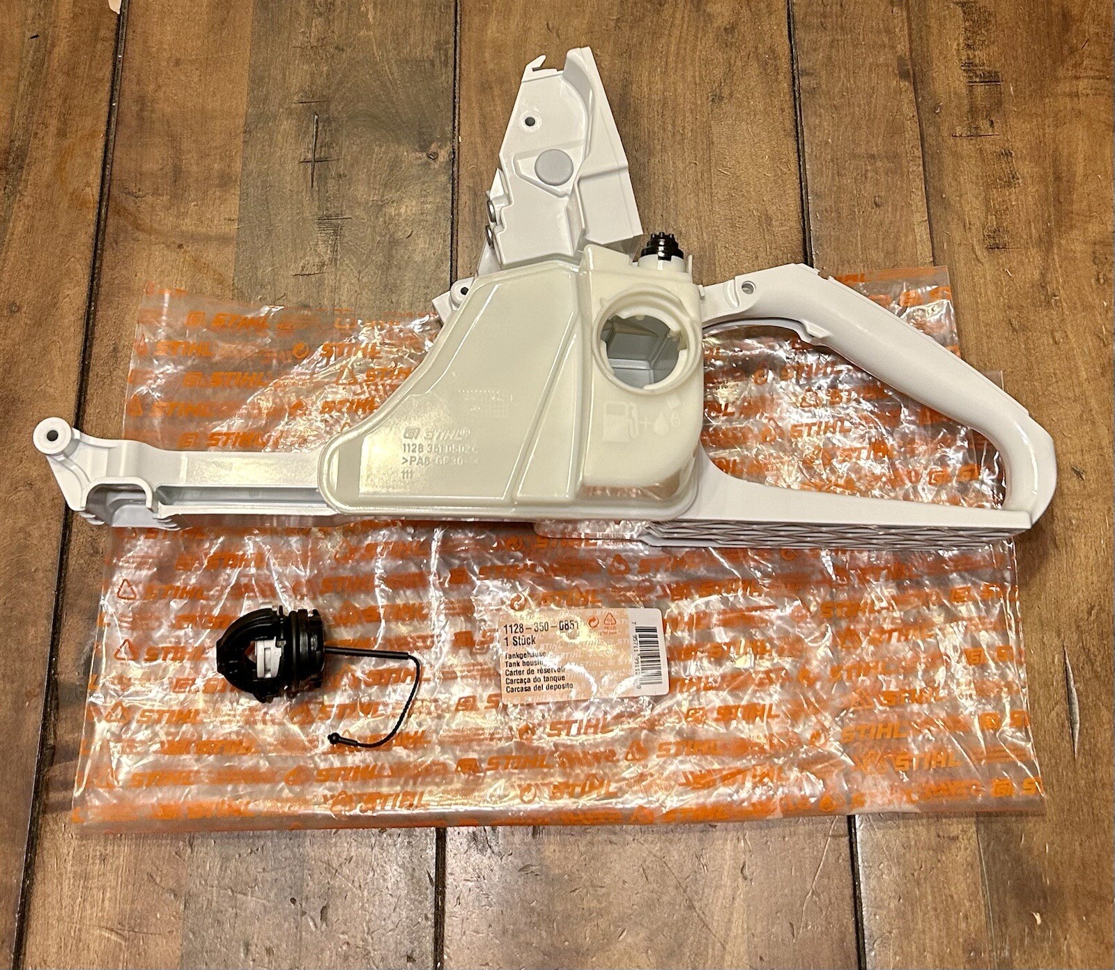 STIHL Rear Handle Fuel Tank Housing 044 MS440 1128-350-0851 Genuine OEM ...