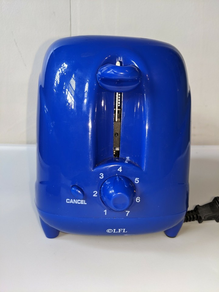 Uncanny Brands Star Wars 2-Slice Toaster- Toast Iconic R2-D2 on Your ...