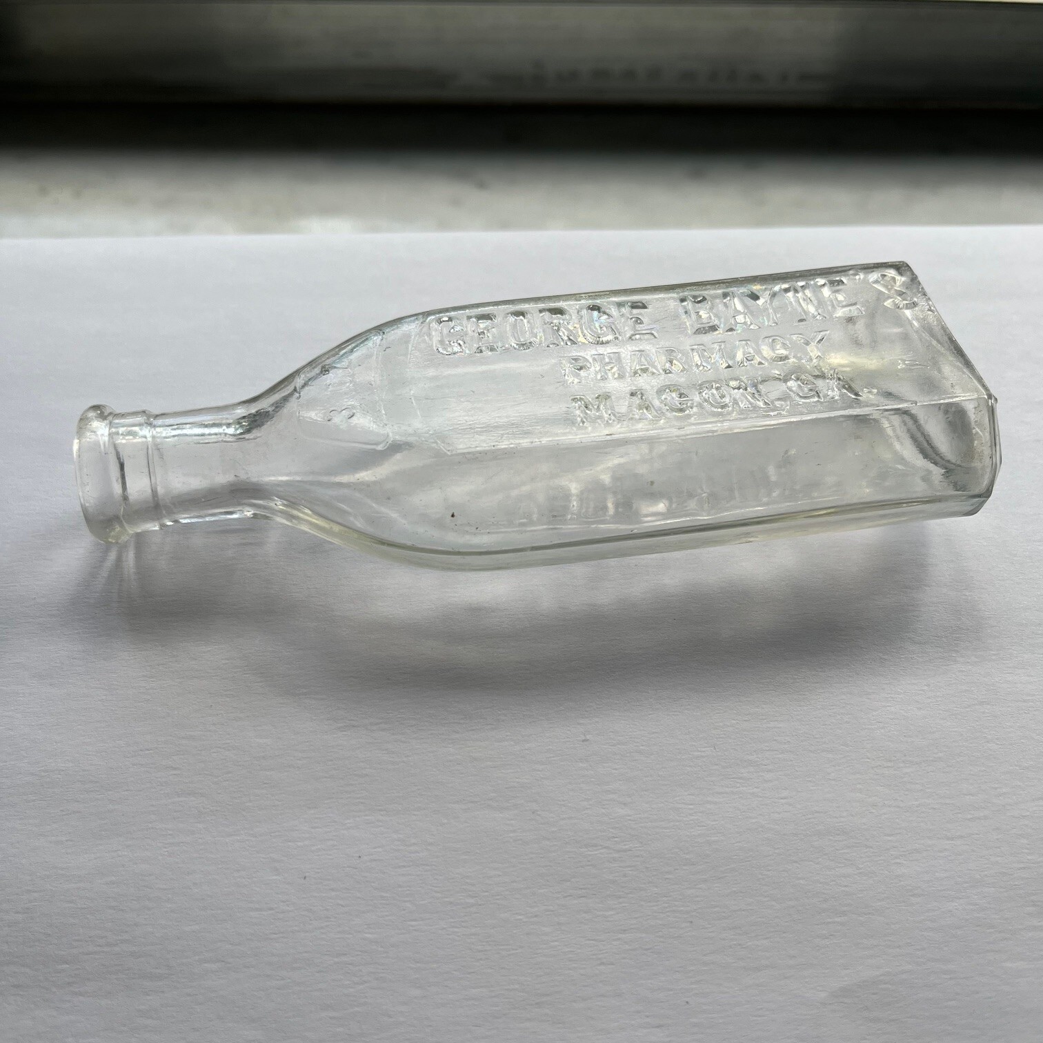 MACON, GA PHARMACY BOTTLE GEORGE BAYNE'S IN SLUG PLATE APPLIED LIP FREE ...