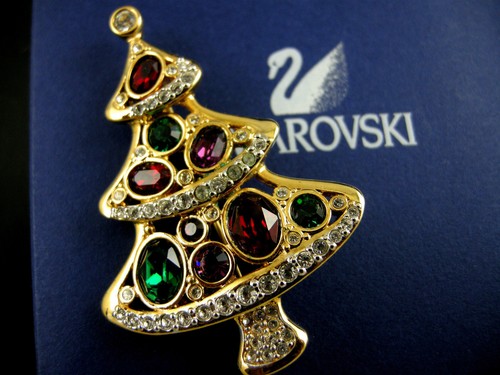 SIGNED SWAROVSKI PAVE' CRYSTAL CHRISTMAS TREE PIN PIN~ BROOCH RETIRED ...