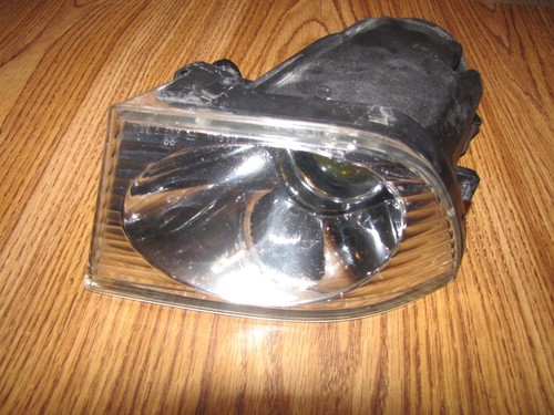 LEXUS IS300 FOG LIGHT with yellow capsule RH 01-05 OEM PASSENGER. | eBay