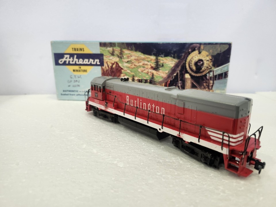 HO Scale Athearn GE U30B Burlington DC Locomotive Tested Lot m13 | eBay