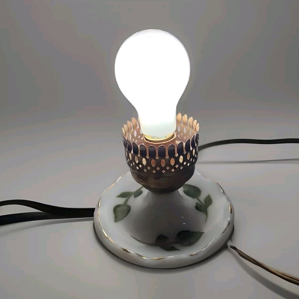 Vintage Milk Glass Hand Painted Table Lamp Hand Lamp Cottagecore ...