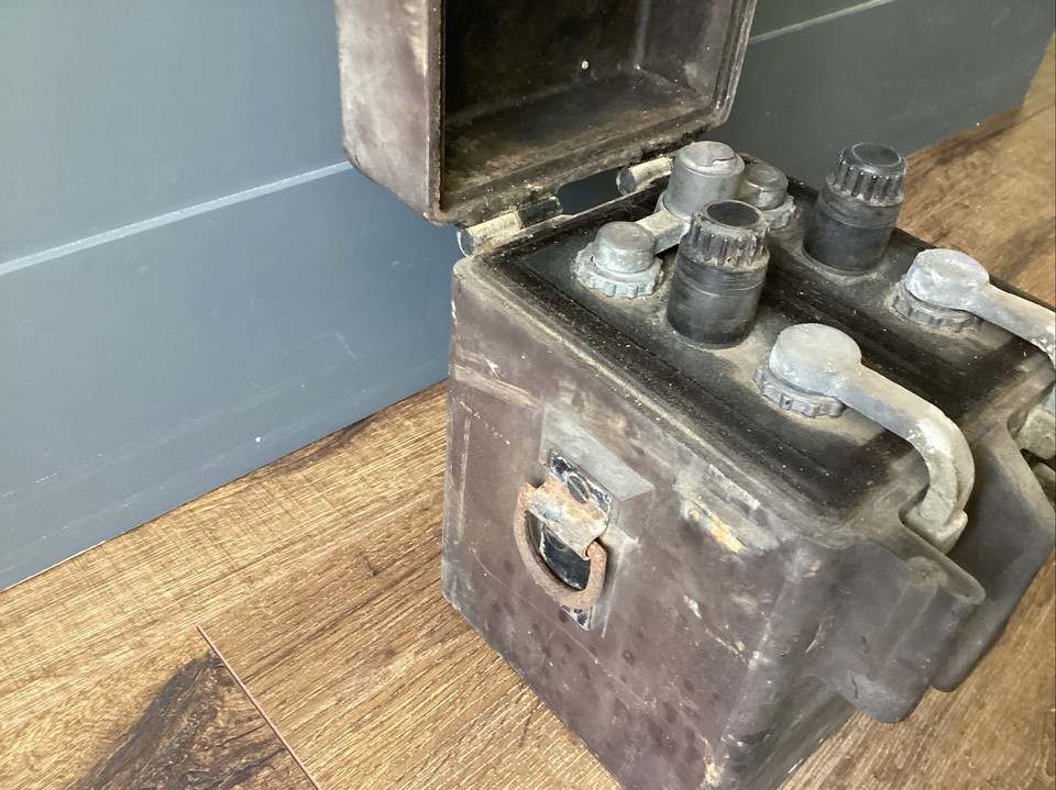WWII BB-29 US Army Signal Corps Lead Storage Battery Radio Phone Combat ...