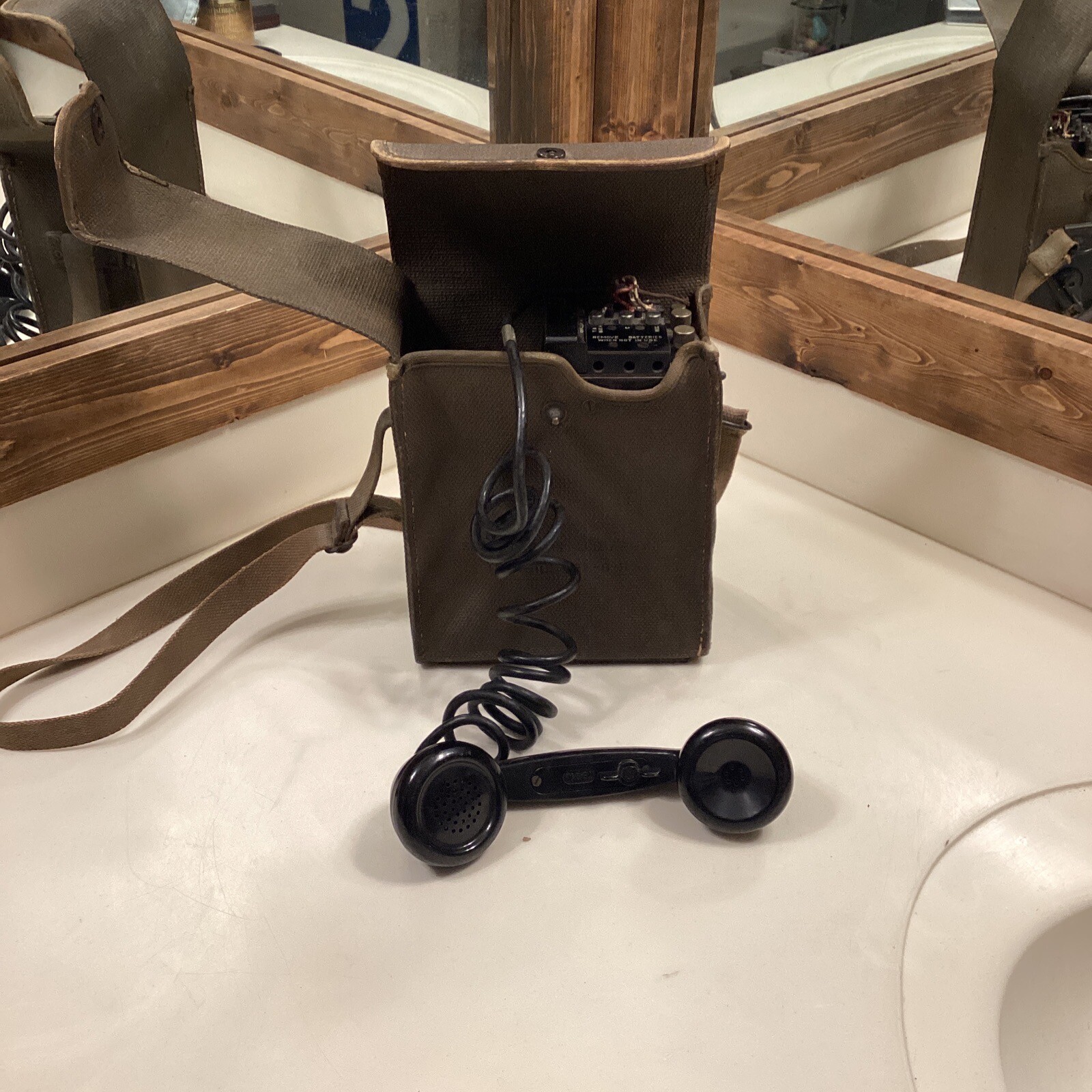 US Army Signal Corps EE-8- Field Phone & Case Telephone Military WW2 ...