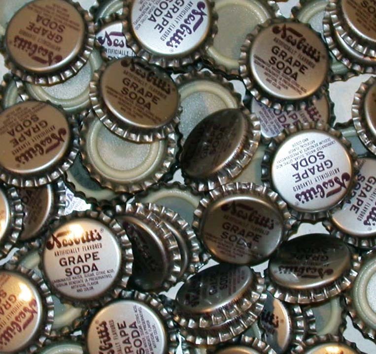 Soda pop bottle caps Lot of 25 NESBITTS GRAPE #1 plastic lined new old ...