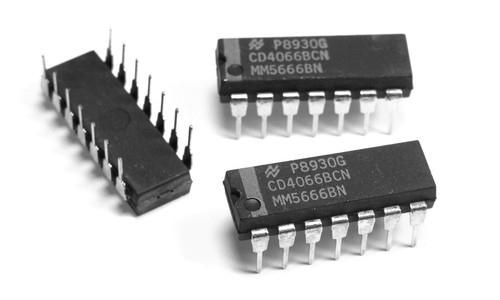 CD4066BCN (MM5666BN) SPST CMOS Quad Bilateral Switch 4066 IC (2 pieces ...