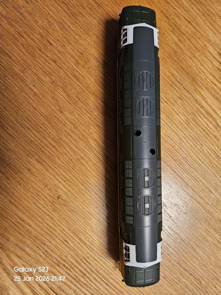 LIMA 205106 CLASS 55 DELTIC DIESEL "The Green Howards" BR D9008 00 ...