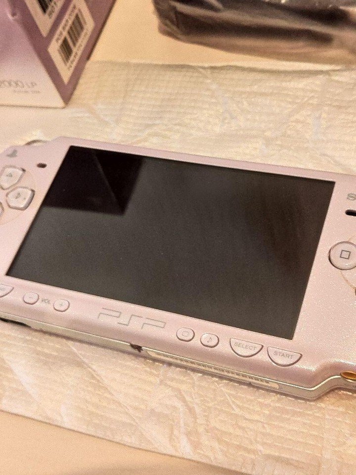Sony Playstation Portable Lavender Purple PSP-2000LP Game Handheld ...