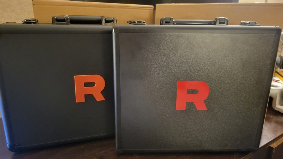 Team Rocket Locking Briefcase & keys 180 card 9 pocket 10 page ...