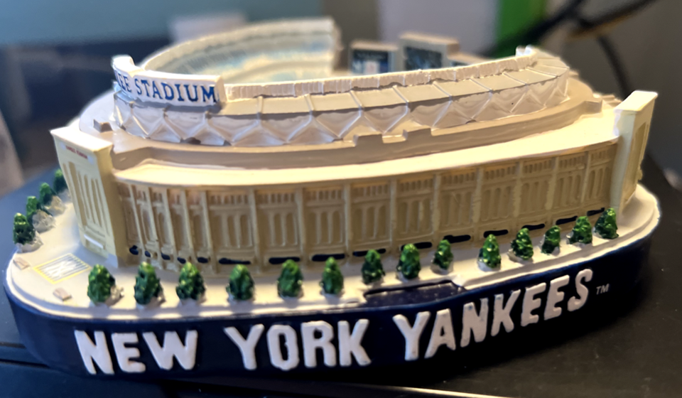 New York Yankees Forever Collectibles 3D Replica Of Yankee Stadium New ...