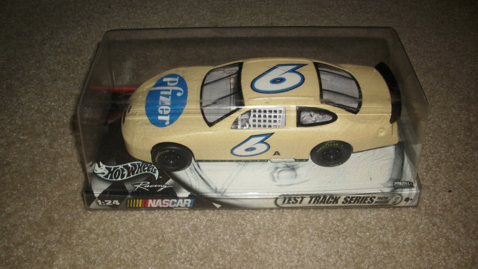 Vintage Hot Wheels 2004 Ford Taurus NASCAR Pfizer Mark Martin #6 1:64 ...