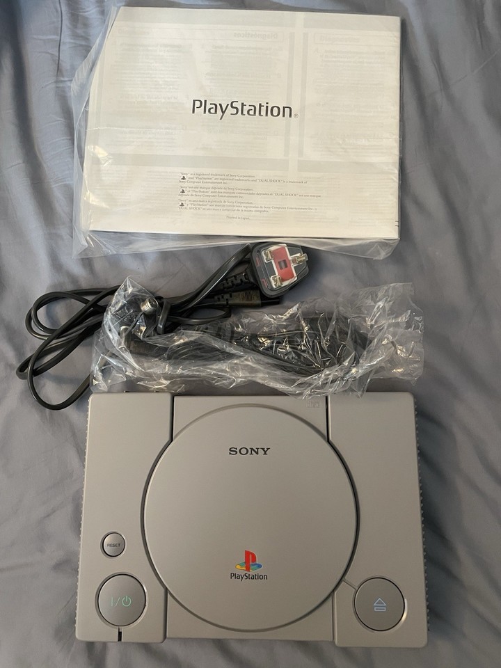 Sony Playstation SCPH-9002 B DualShock Controller Complete In Box PAL ...