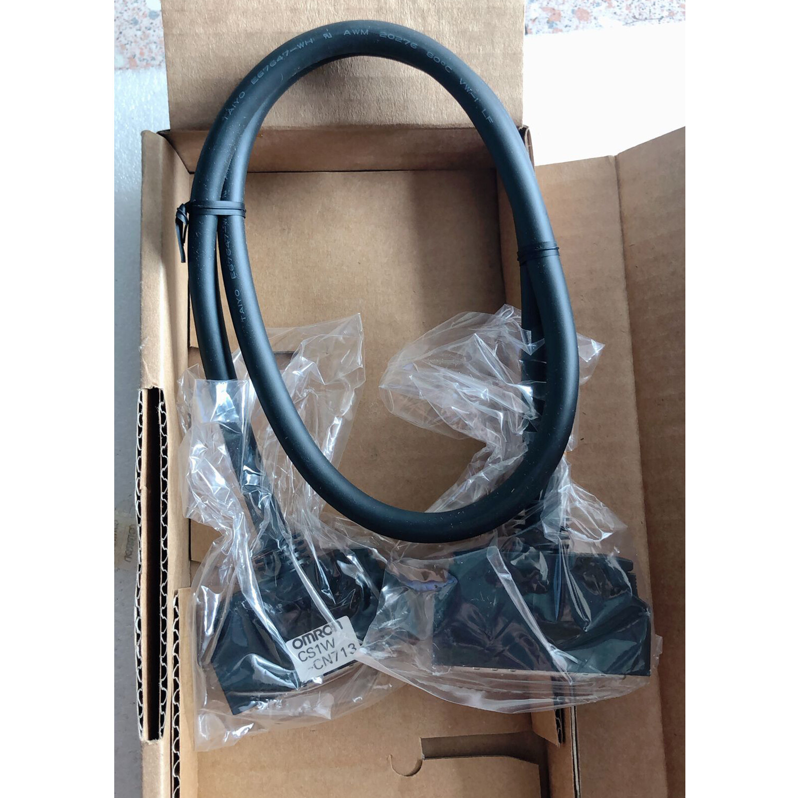 1PC New OMRON CS1W-CN713 CS1W-CN713 connection cable IN BOX FAST SHIP# ...