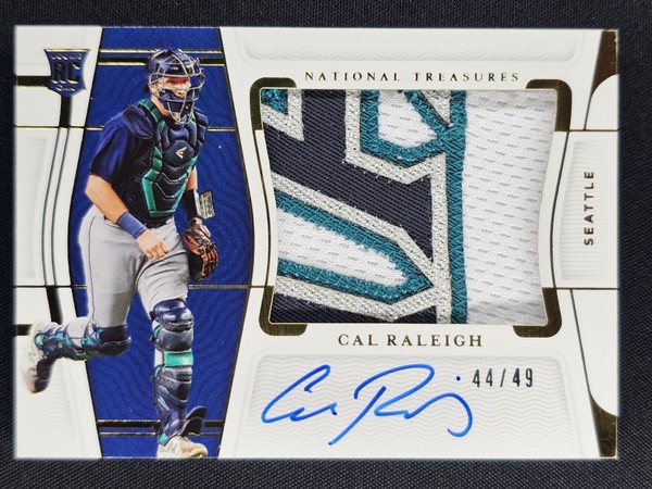 2022 Panini National Treasures - Rookie Material Signatures Gold #109 ...