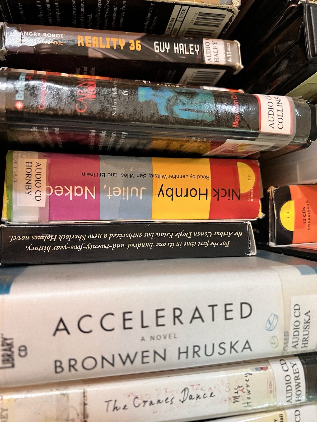 Audio Books On CD LOT of 30 ASSORTED AUDIOBOOKS Ex Library Suspense ...