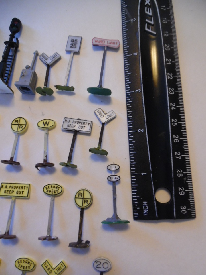 40 Piece HO Scale Railroad Right of Way Signs – Hand-Painted Diorama ...