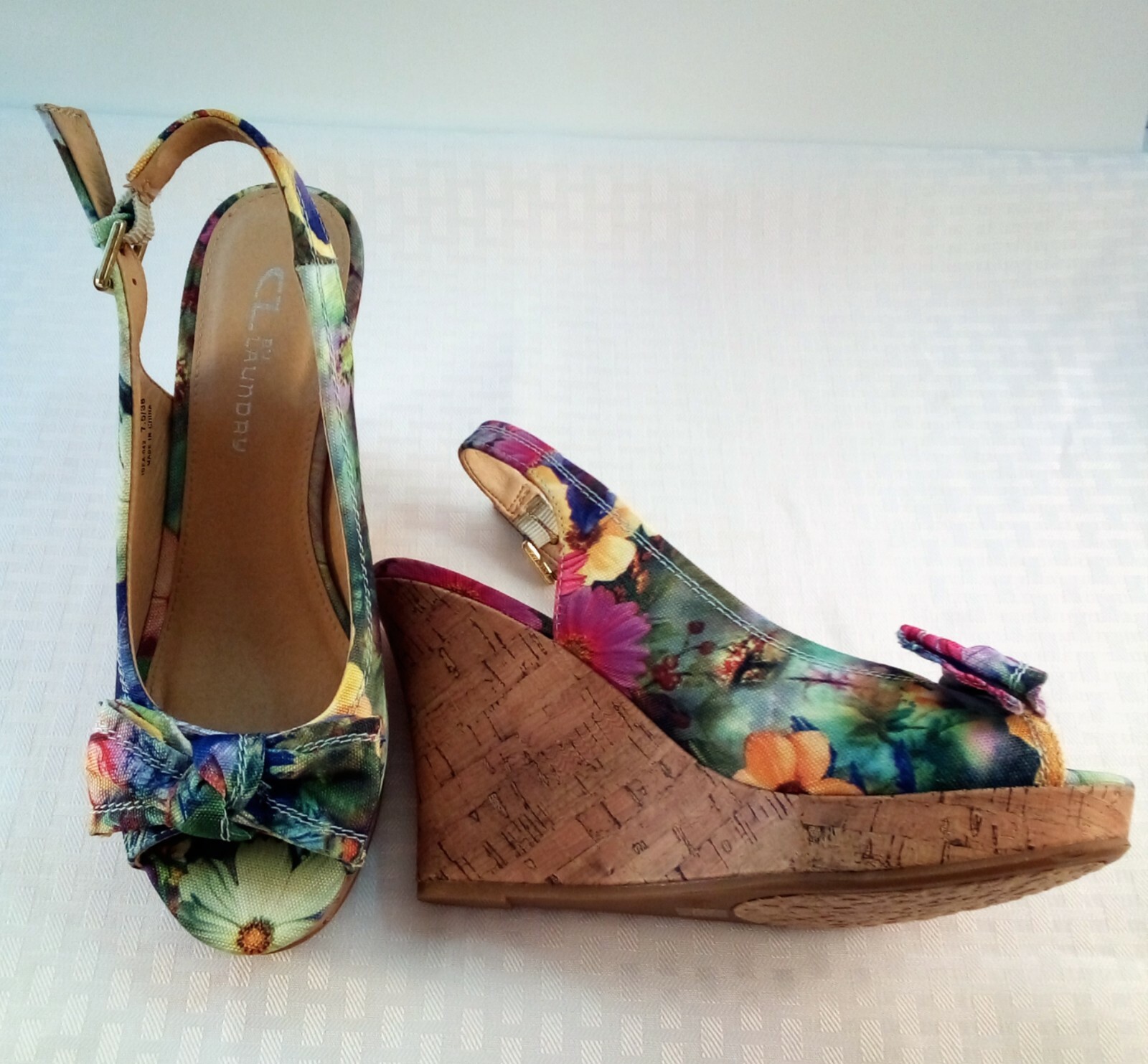 NEW CL BY LAUNDRY Women's Wedge Sandals Sz US 7.5 Open Toe Mother's Day ...