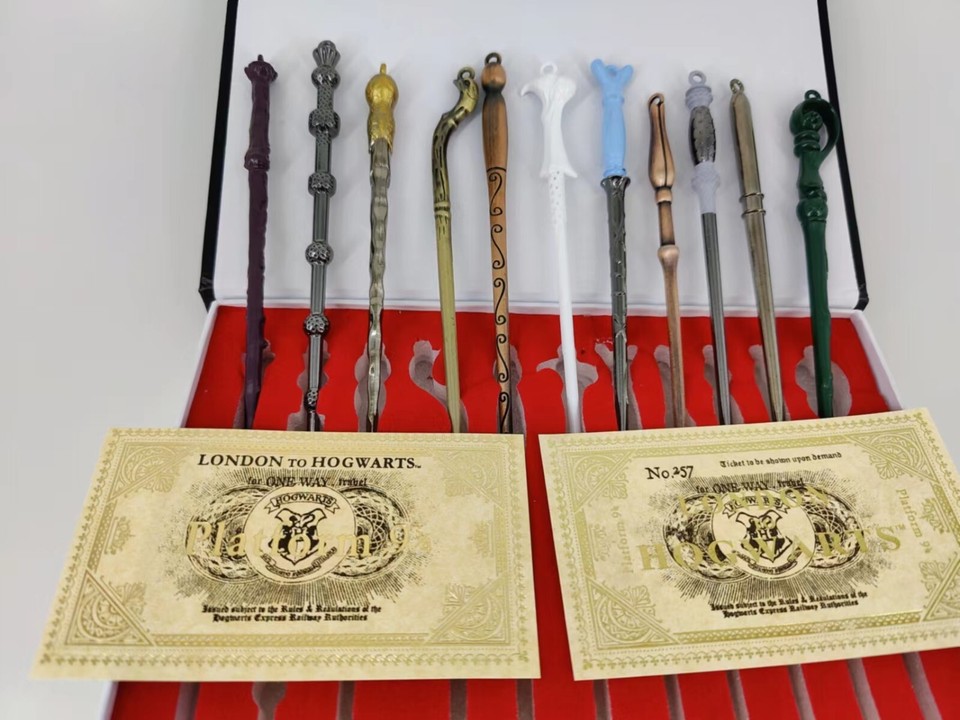 2ND Gen Harry Potter11 Magic Wands And 2 Tickets Cards Great Gift Box ...