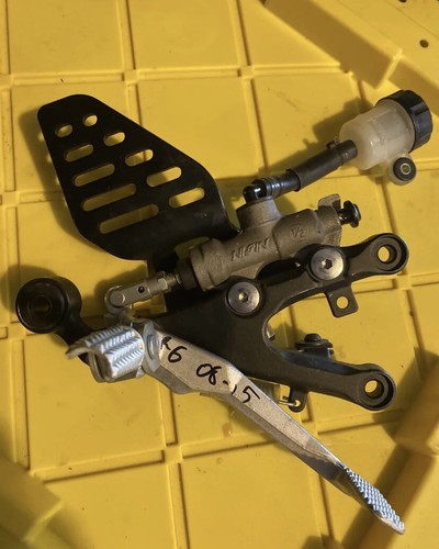 06-15 YAMAHA YZF R6 R6R RIGHT REAR SET FOOT PEG BRACKET BRAKE | eBay