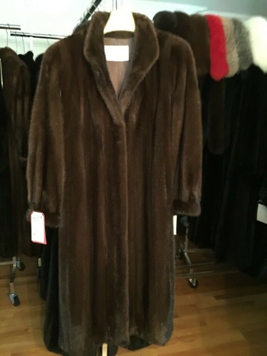CHICAGO FUR MART SIZE 10.CLASSIC BRAND NEW NATURAL MAHOGANY MINK COAT ...