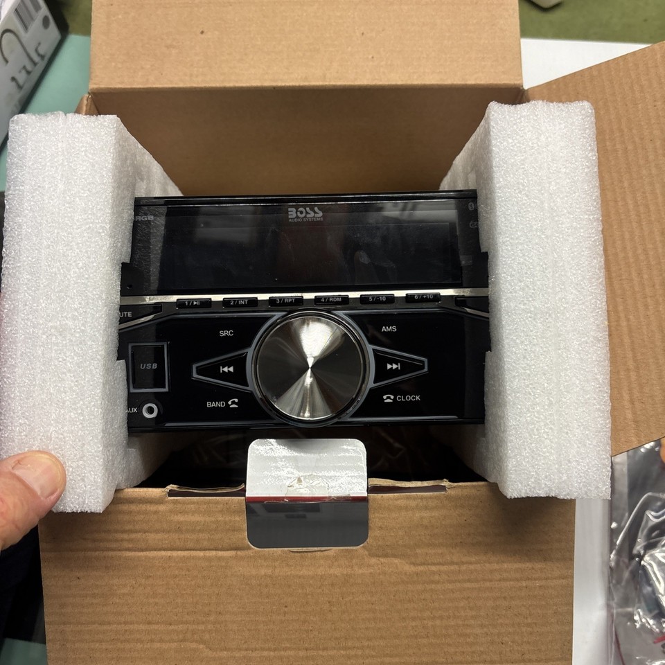 BOSS AUDIO CAR BOAT STEREO SYSTEM NEW IN ORIGINAL BOX | eBay