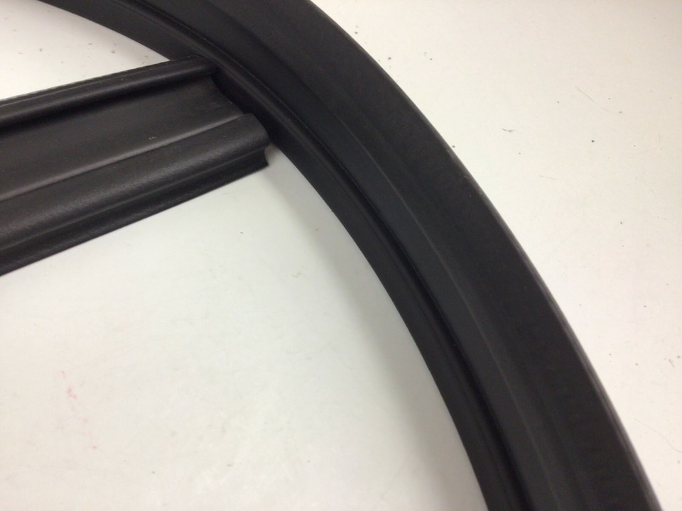 07-13 Chevrolet GMC driver front & rear door upper Weatherstrip New OEM ...