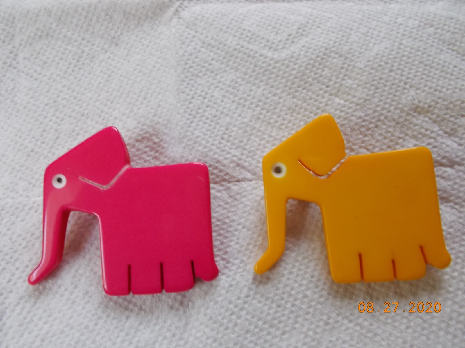 Two Elephant Plastic Pins - Gem