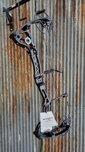 NEW Bowtech CP28 RH 70# Black Compound Archery Bow Hunting AA 28" DL 24 ...