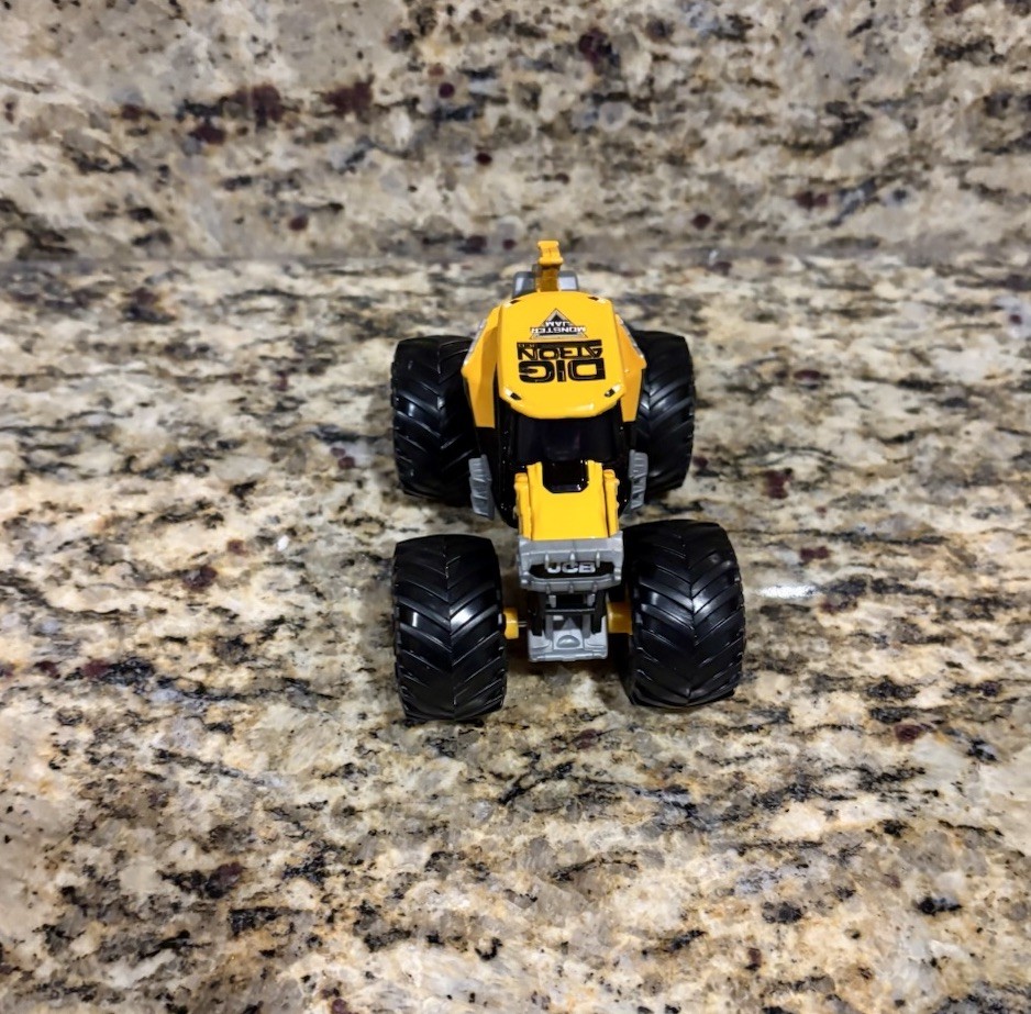Spin Master Monster Jam JCB DIGATRON Truck New 1:64 | eBay
