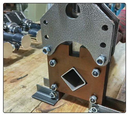Portable Hydraulic Square Pipe Cutting Machine 50*50mm Angle steel ...