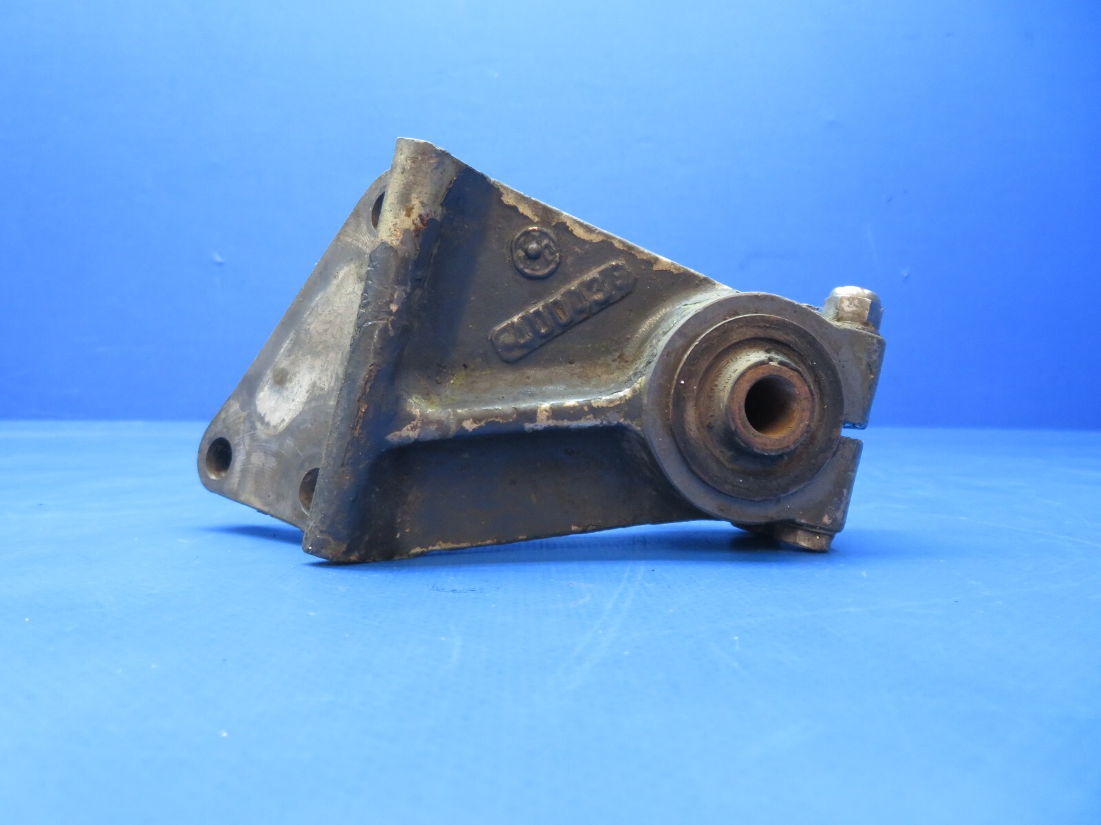 Continental O-300 LH AFT / RH FWD Engine Mount Bracket P/N 40043 (0723 ...