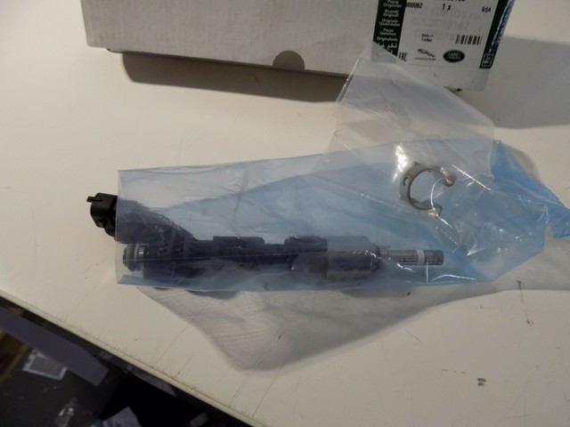 Genuine Jaguar XF XJ F Type XE F Pace 3.0 Petrol Fuel Injector C2D55182 ...