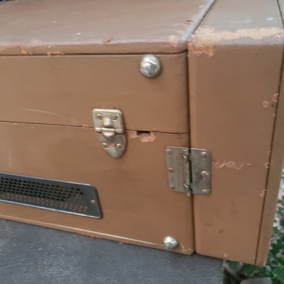 VINTAGE PORTABLE SYMPHONIC RECORD PLAYER MODEL 4 PN 20. READ ...