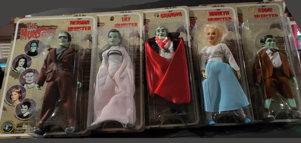 CLASSIC TV TOYS MUNSTERS ACTION FIGURE SET | eBay