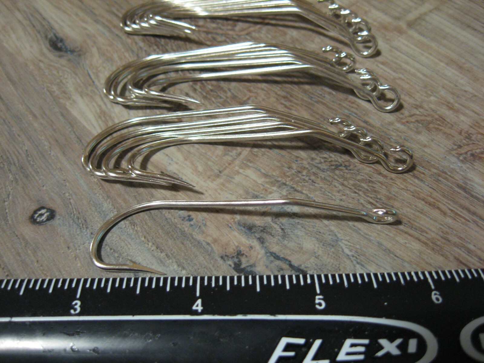 25 Mustad Kirbed Bent Shank Limerick Tube Fish Hook 31022-DT Size 6/0 ...