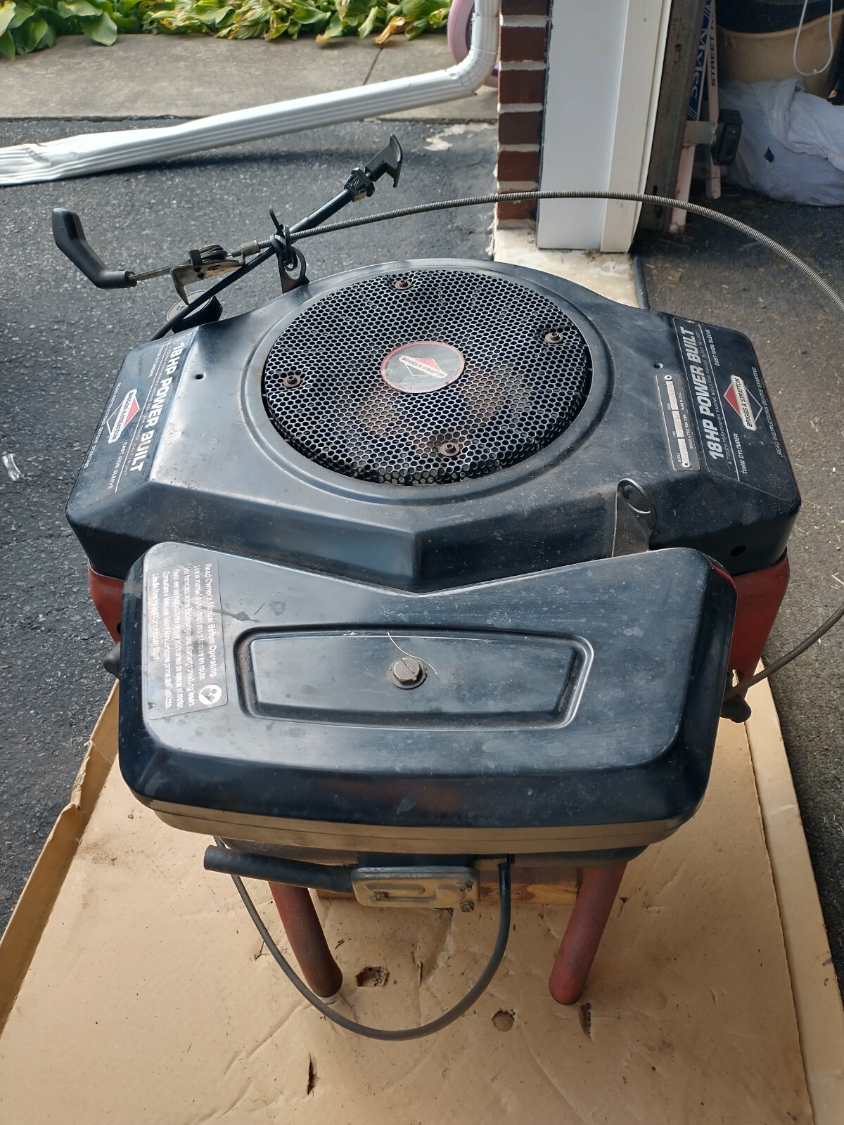 Briggs & Stratton 18HP Power Built To Last Twin Cylinder Engine Tough ...