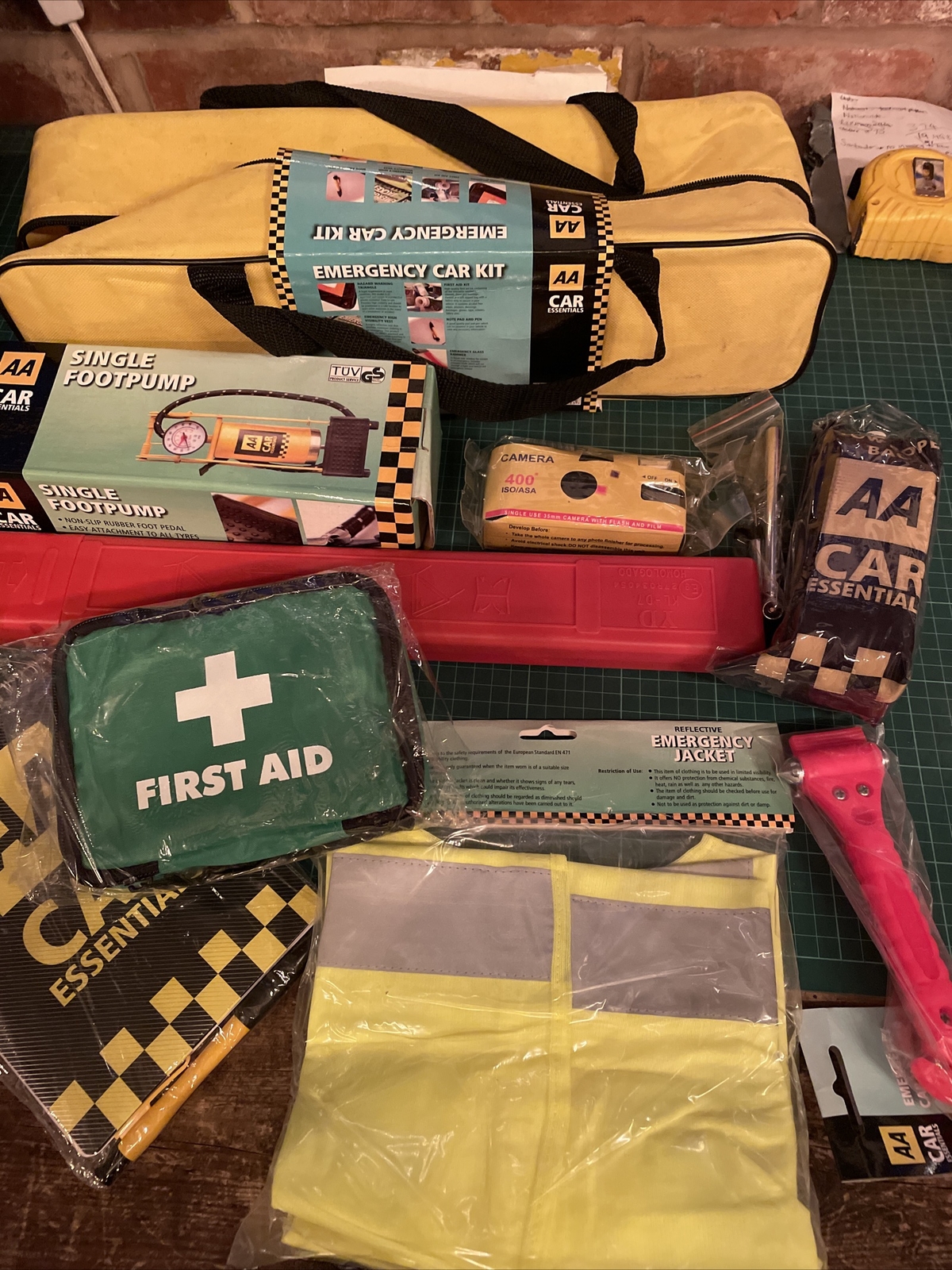 RCT2 Ring Automotive Emergency Travel in Car Kit Safety - 9 Items for ...