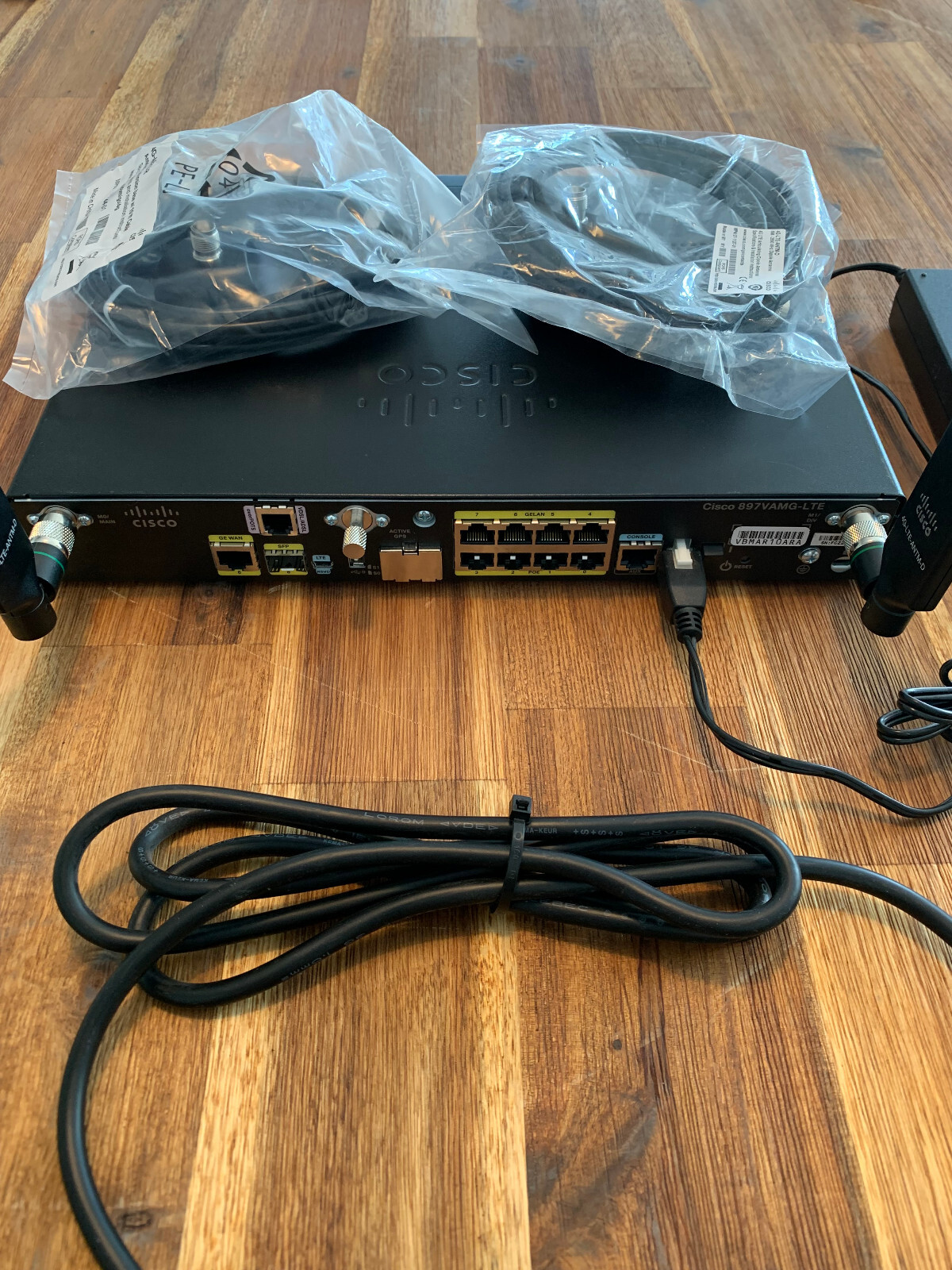 Cisco C897VAMG-LTE-GA-K9 DSL router WAN 1 x VDSL2/ADSL2/2+, LAN 4 x FE ...