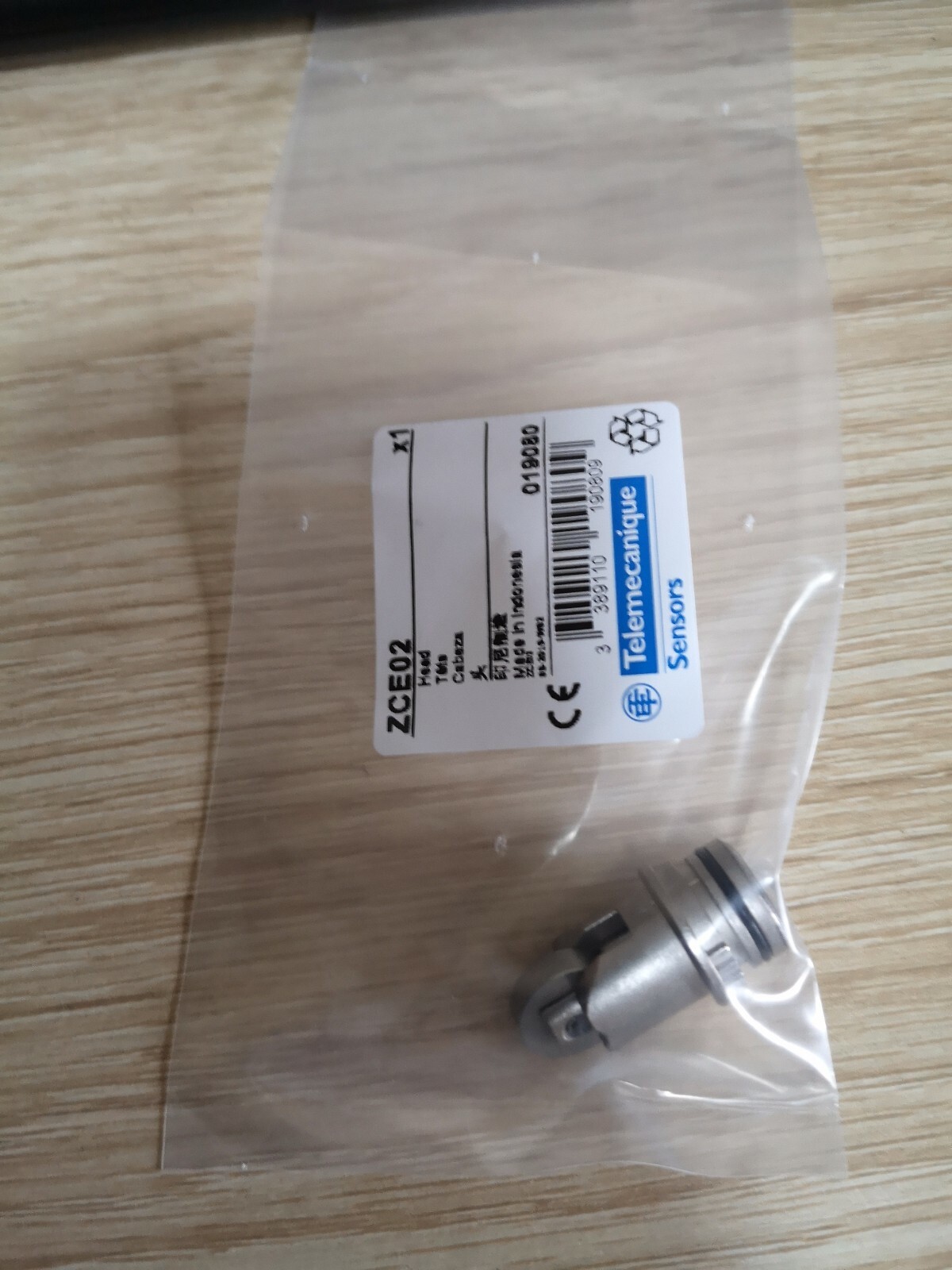 1PC New Schneider ZCE02 Limit Switch Head Free Shipping | eBay