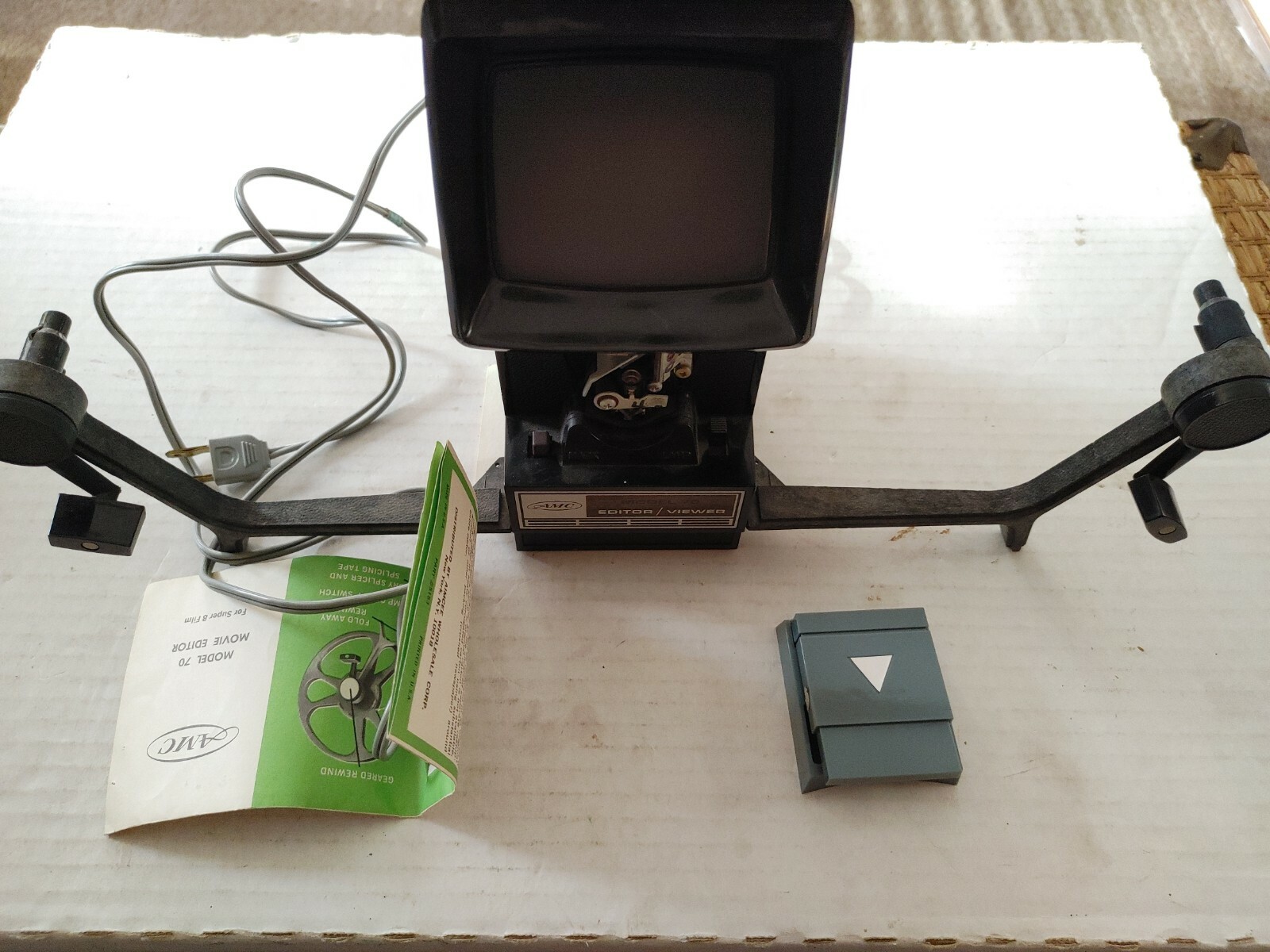 AMC Model 70 Super 8 Movie Editor / Viewer still lights up With film ...