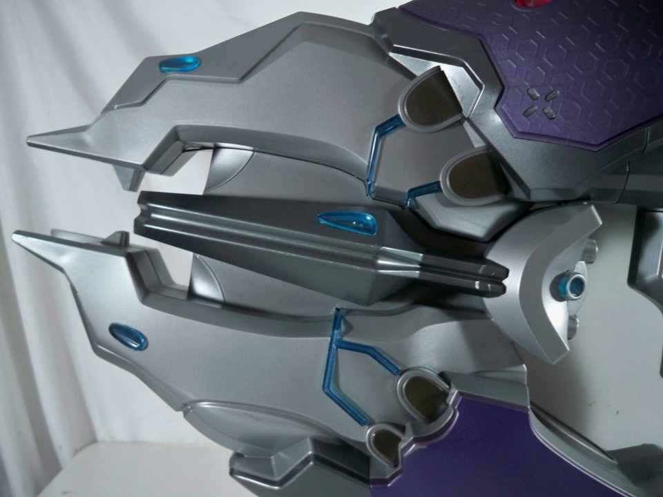 K24i00023 HALO NEEDLER WORKS NECA 1:1 FULL SIZE REPLICA 2015 LIMITED ...